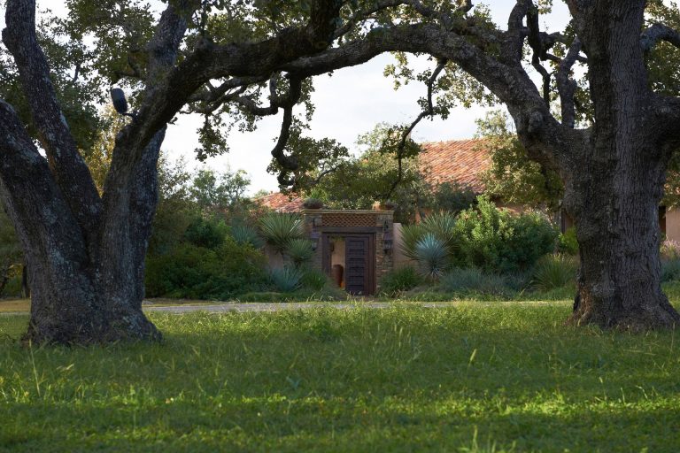 CHEROKEE LANE RESIDENCE - John S. Troy Landscape Architect