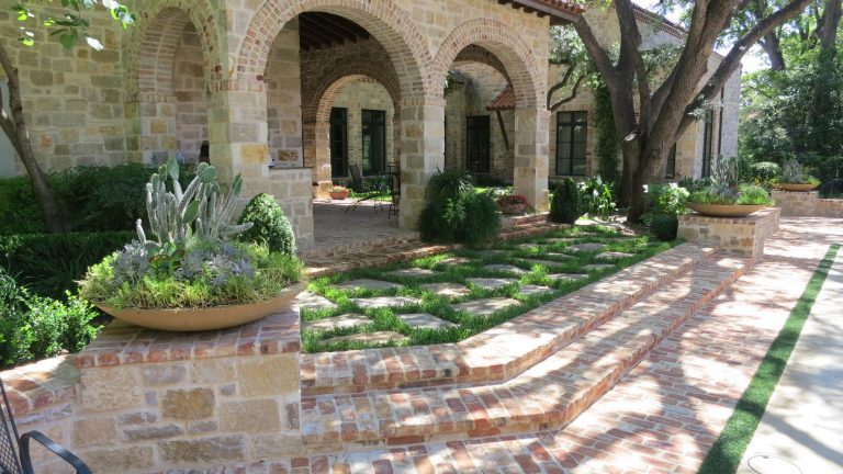 Hermosa Pool Courtyard - John S. Troy Landscape Architect